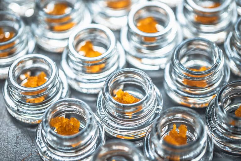What is cannabis wax? How to smoke wax?